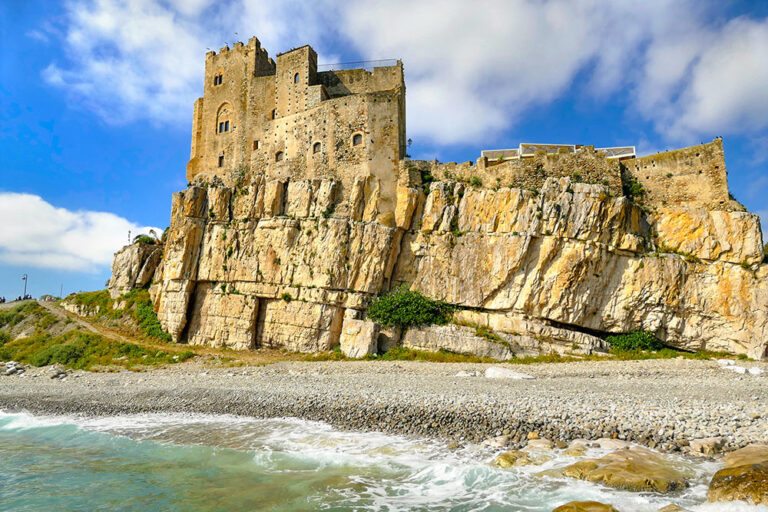 Castello Roseto Capo Spulico - COSENZA PRIME